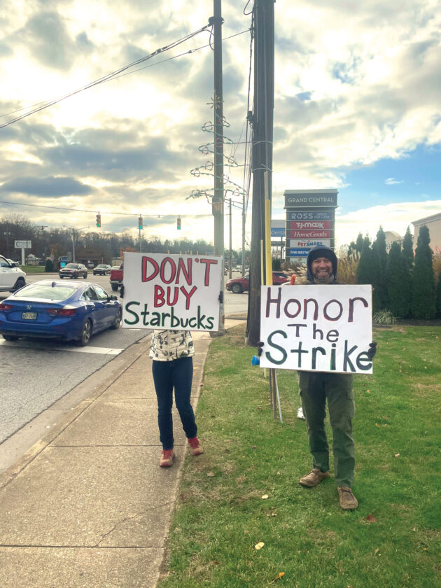 Picture This: Protesters Express Solidarity With Unionizing Starbucks ...
